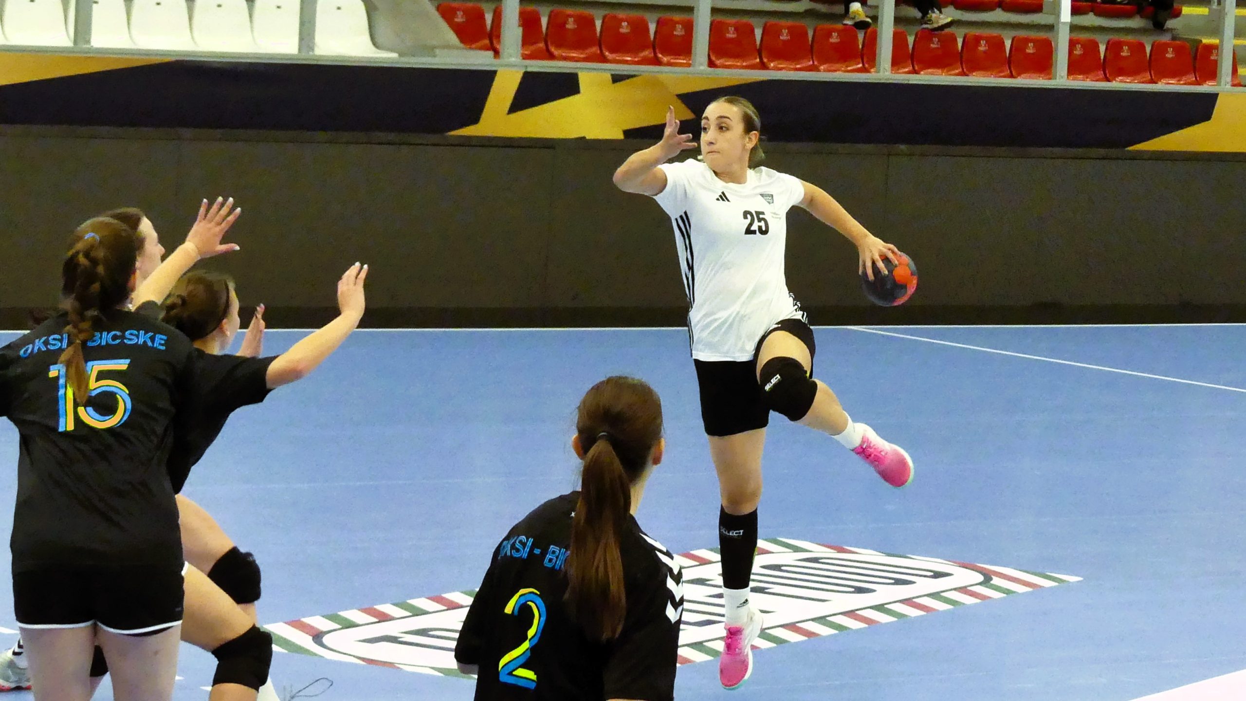 Könnyed győzelem - DVSC Kézilabda Akadémia